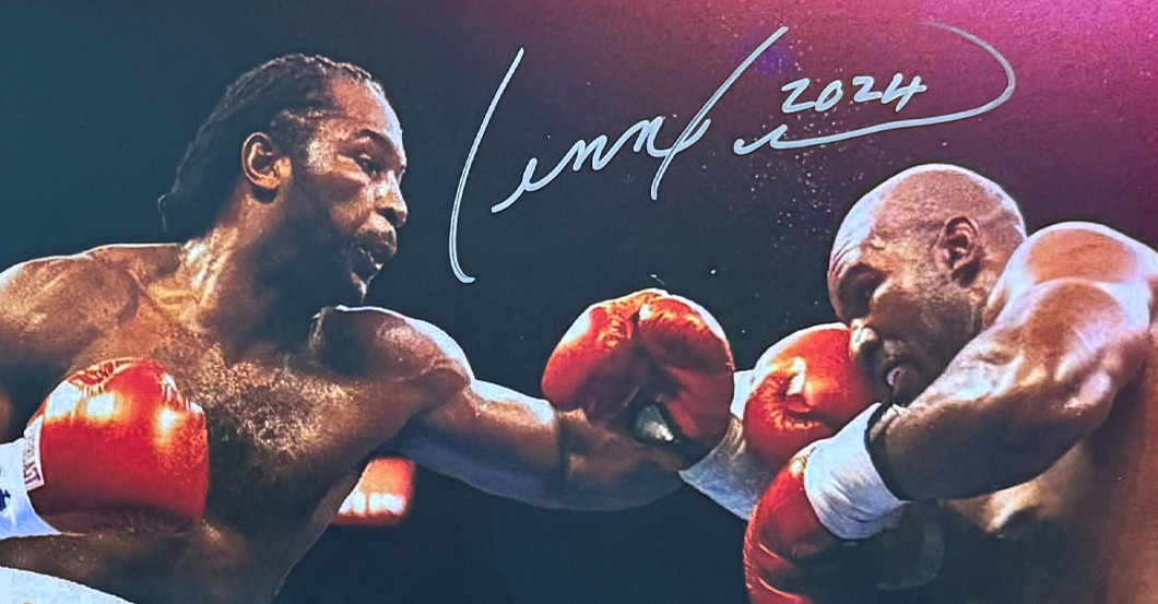 Rarity: Boxing Glove Signed by Lennox Lewis
