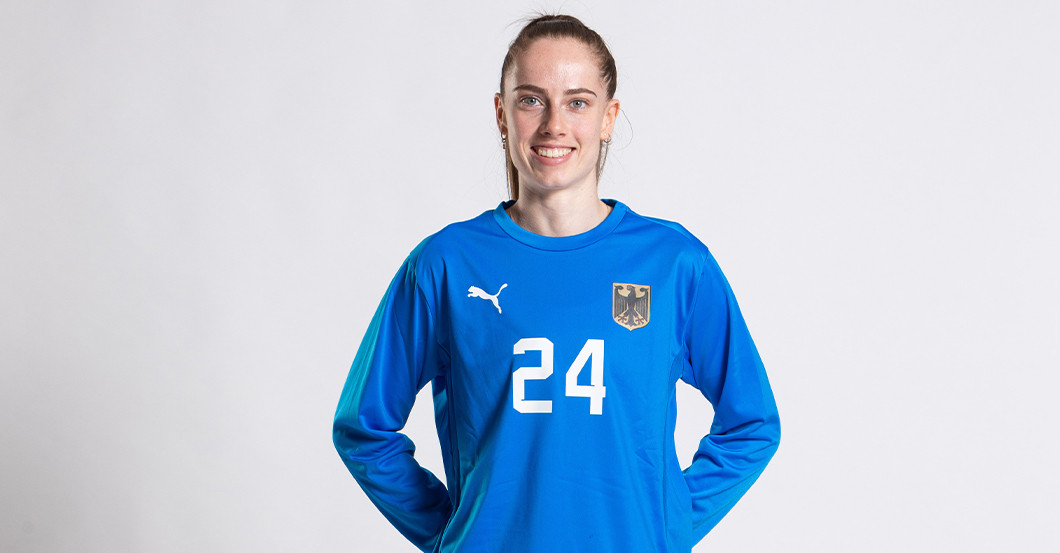 Das Getragene Olympia Trikot Von Dhb Star Sarah Wachter